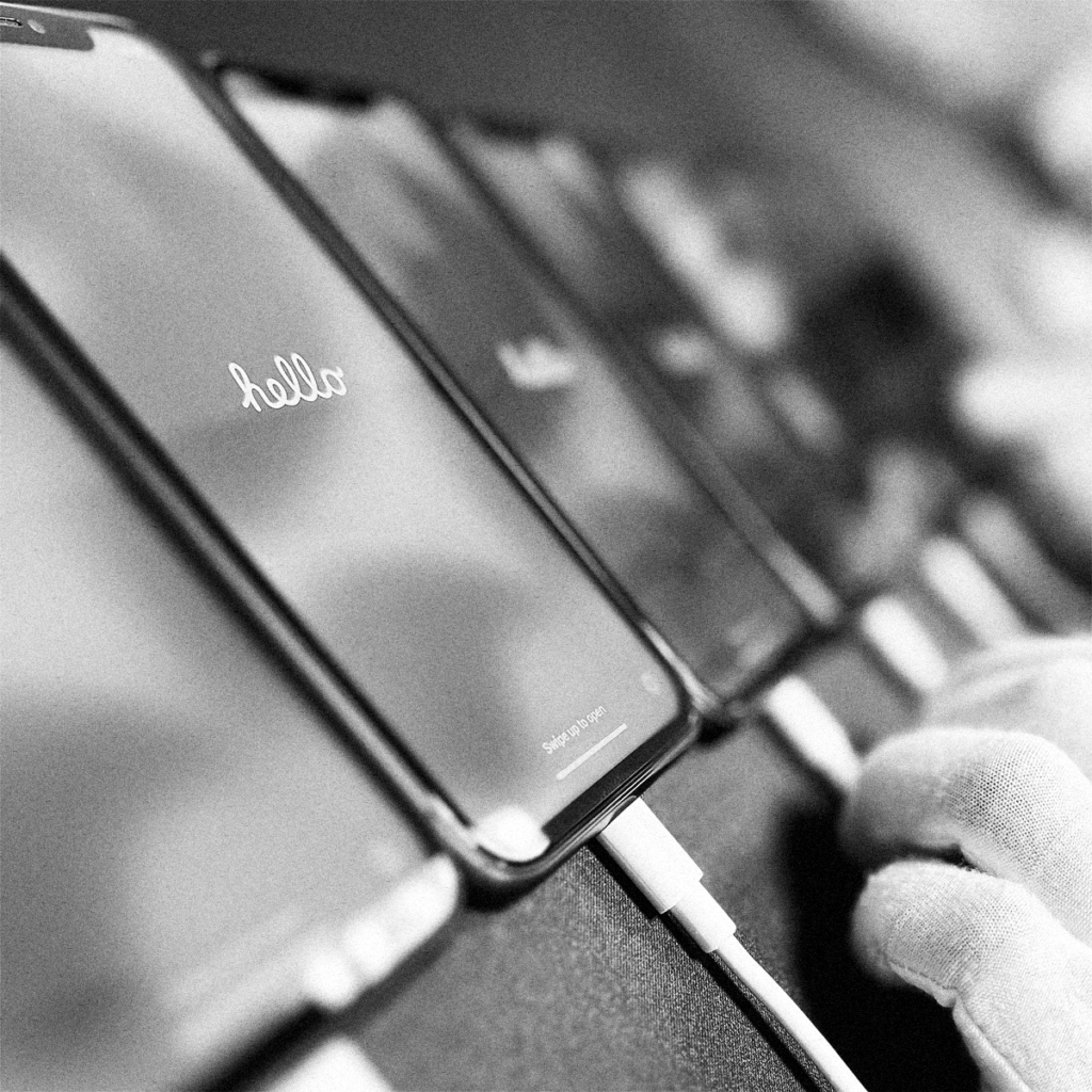 Refurbished Mobile Phones - J7e